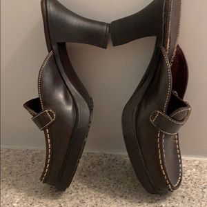 Mudd | Shoes | Mudd Brown Mules Clogs | Poshmark